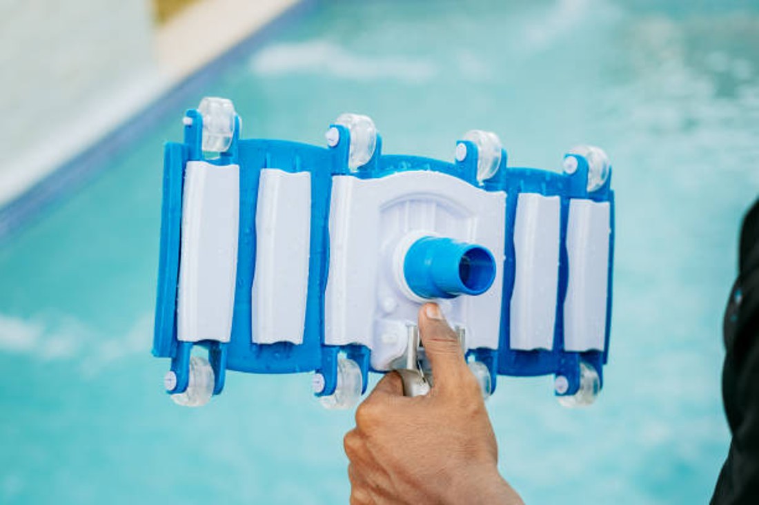 The Best Pool Vacuum Heads • Better Lawns and Gardens