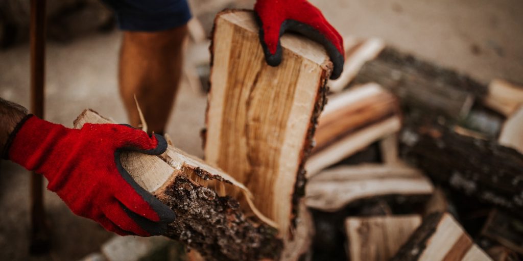 Your Complete Guide to Chopping Wood • Better Lawns and Gardens